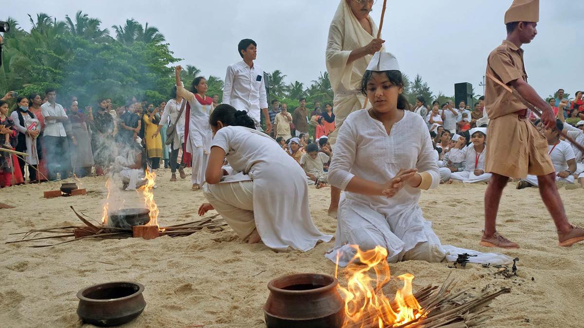 Dandi march re-enacted - The Hindu