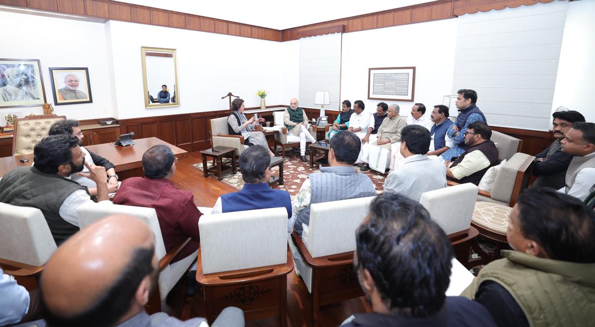 Rise above politics, provide relief to landslide-hit people of Wayanad ...