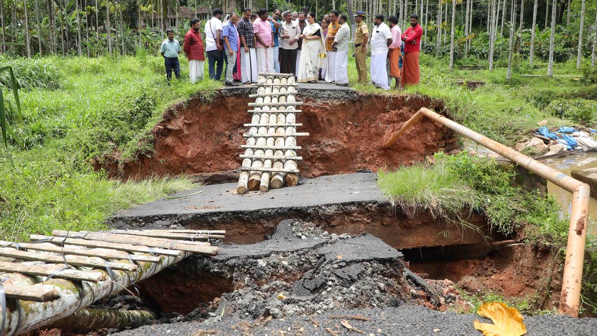 Heavy rain washes away bridges in Wayanad - The Hindu
