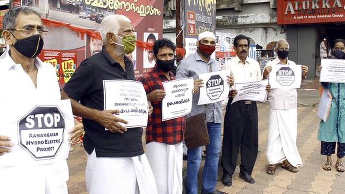 Rights activists join protest against Anakkayam project - The Hindu