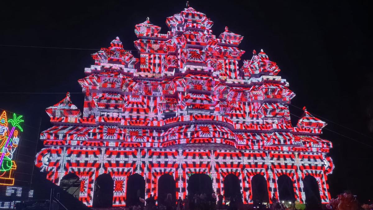 Grandeur to team up with tradition for Nenmara-Vallangi Vela today ...