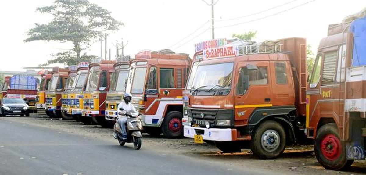 Lorry owners in Kerala plan 15% increase in rentals - The Hindu