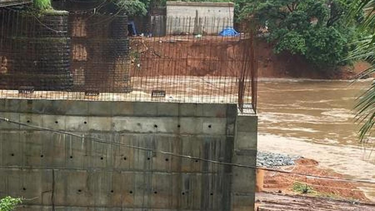 New Iritty bridge on a shaky ground - The Hindu