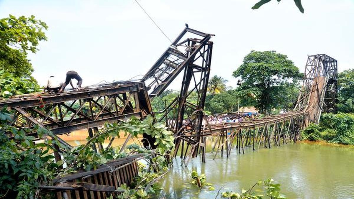 3 die as bridge collapses at Chavara - The Hindu