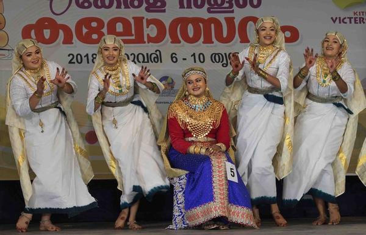 Oppana, the showstopper on inaugural day - The Hindu