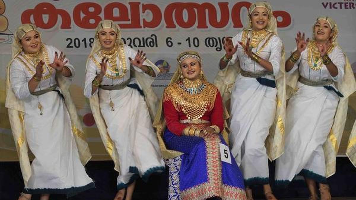 Oppana, the showstopper on inaugural day - The Hindu