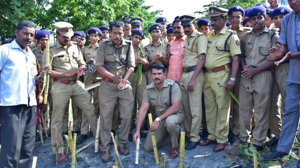 Coastal police win Vanamitra award - The Hindu