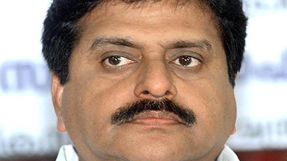 Vigilance raids residence of V.S. Sivakumar - The Hindu