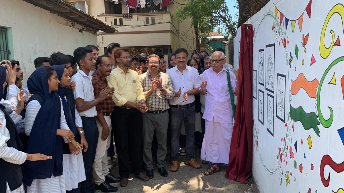 Freedom wall unveiled in Kozhikode as part of 75th anniversary of ...