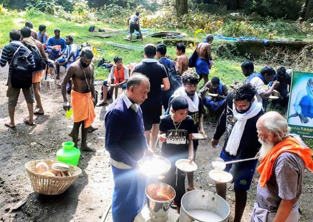 More pilgrims opt for Karimala forest path - The Hindu