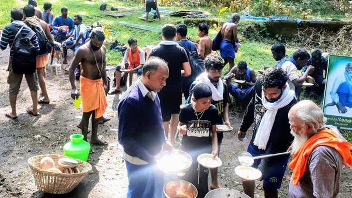 More pilgrims opt for Karimala forest path - The Hindu