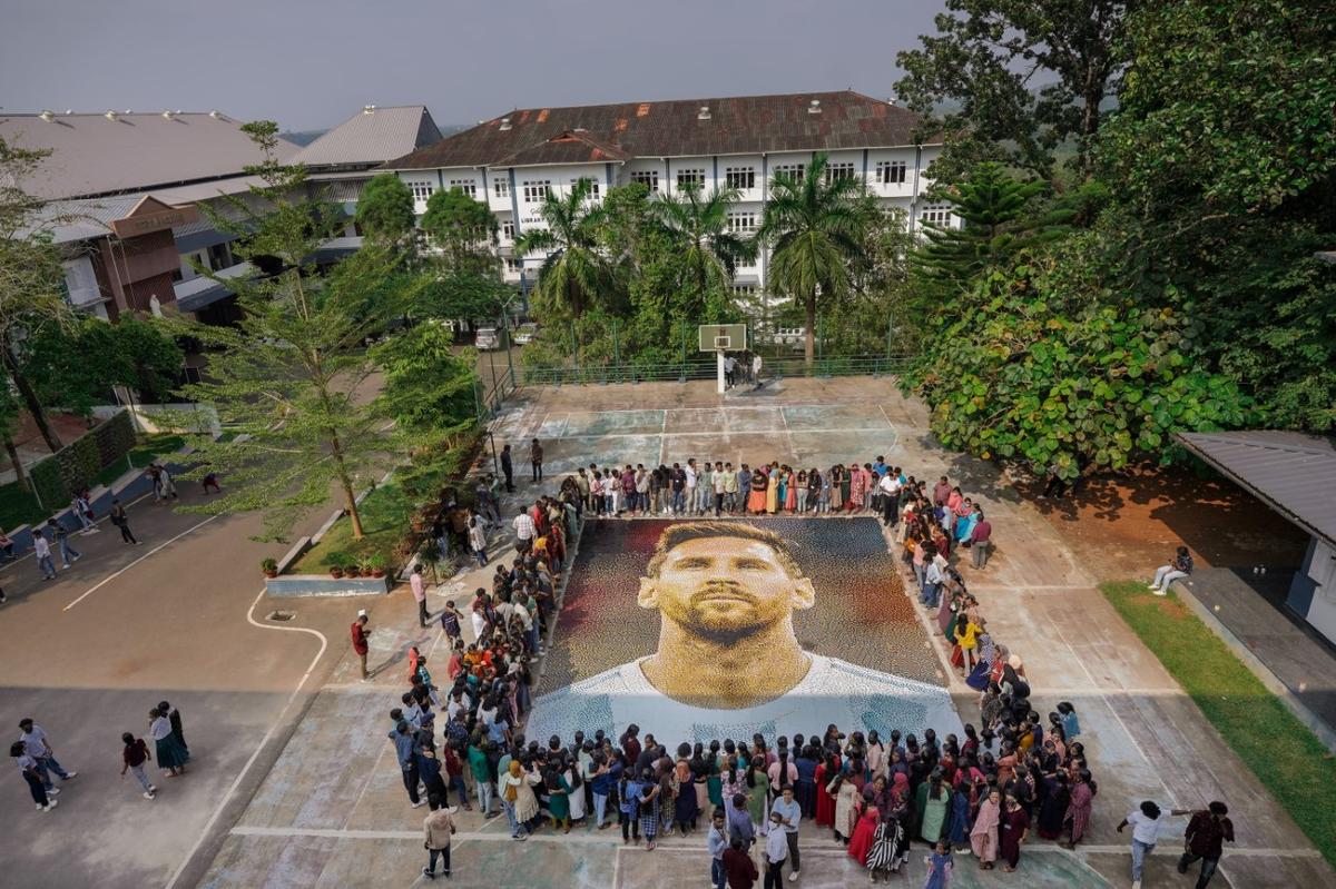 Basketball court turns into a canvas for Messi’s portrait - The Hindu