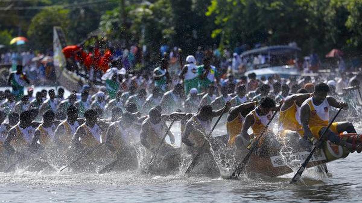 Nadubhagom Chundan scores a thumping win at Karuvatta Boat Race - The Hindu