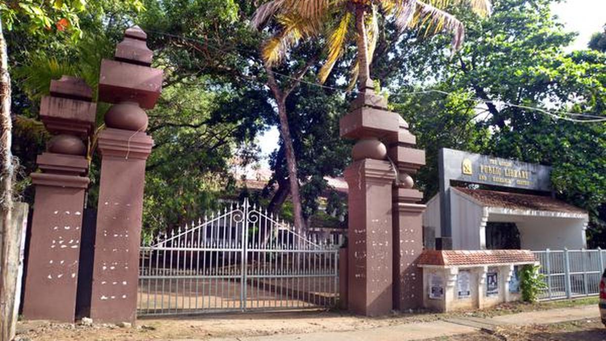 Kollam Public Library at a crossroads - The Hindu