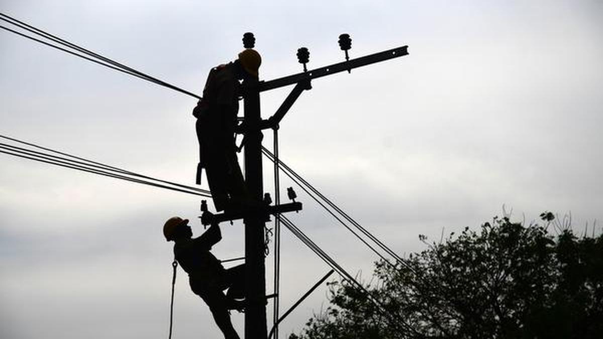 Snapped power line kills two morning walkers in Thiruvananthapuram ...