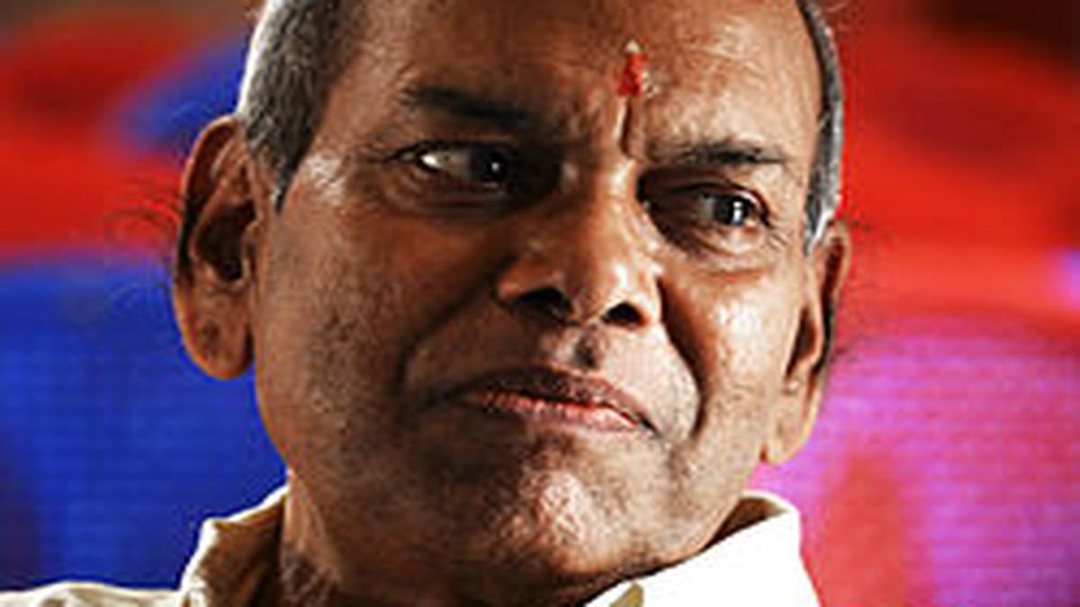 Kathakali maestro Kalamandalam Vasu Pisharody passes away - The Hindu