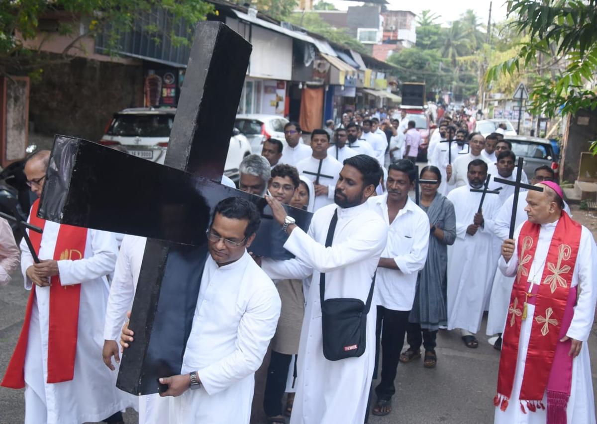 Good Friday 2025: Christians hold Way of the Cross processions across ...