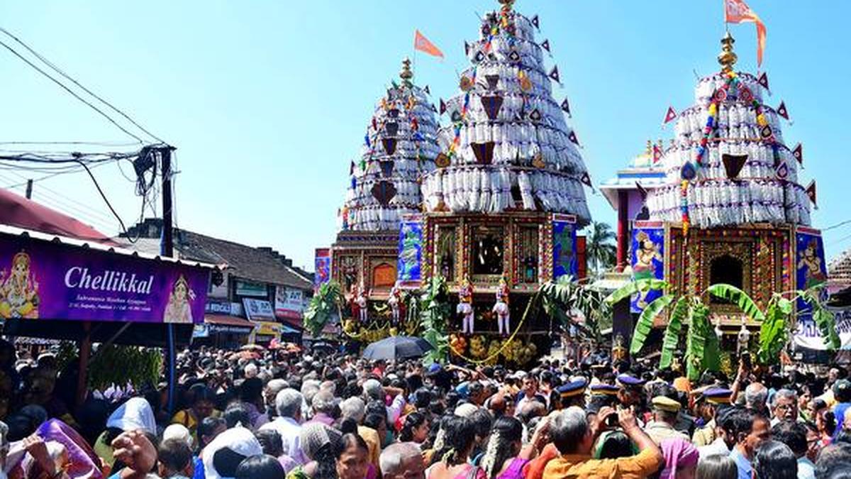 Temple chariots begin to roll at Kalpathy - The Hindu