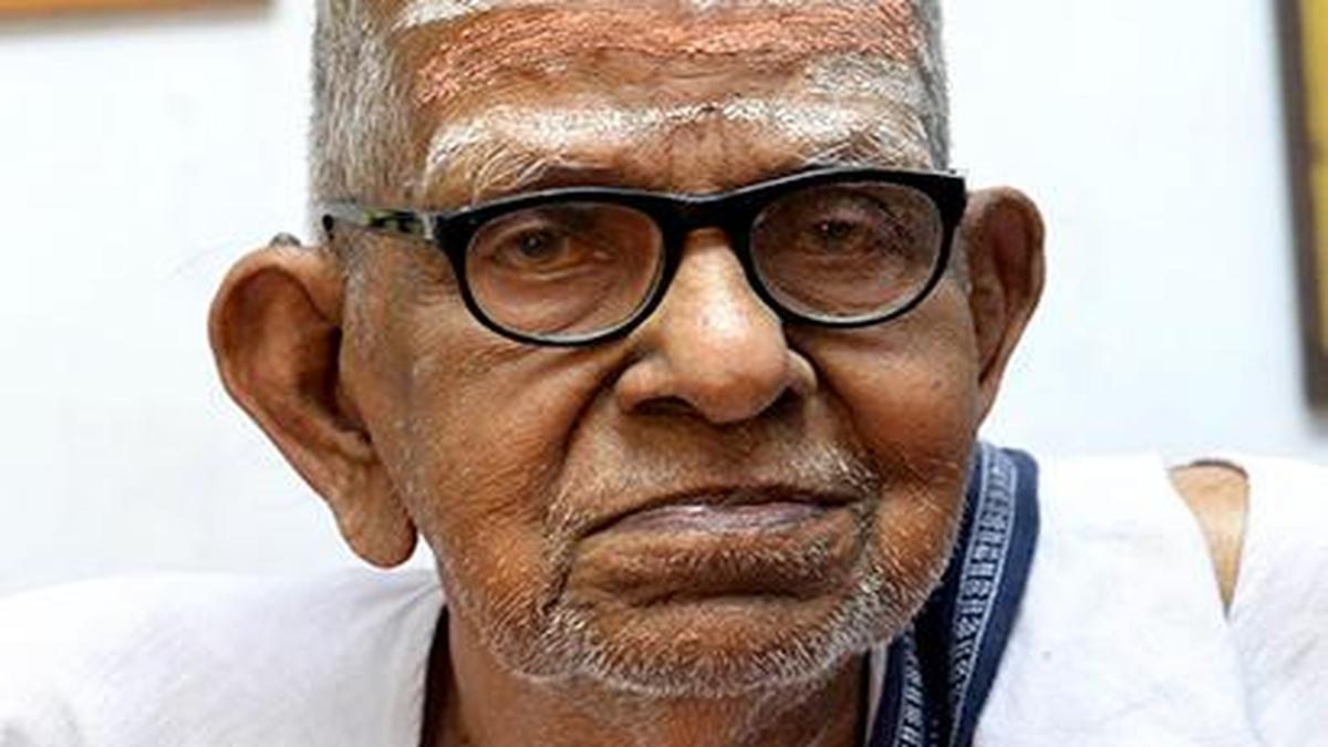Malayalam poet Akkitham Achuthan Namboothiri passes away - The Hindu