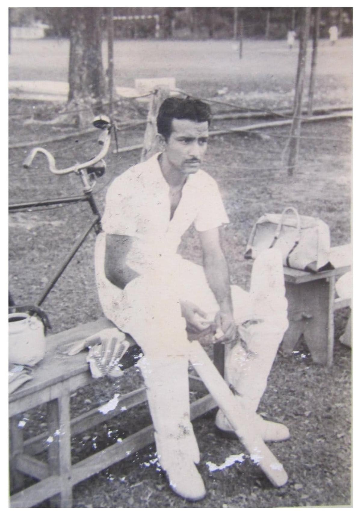 Legendary cricketer Ravi Achan dies - The Hindu