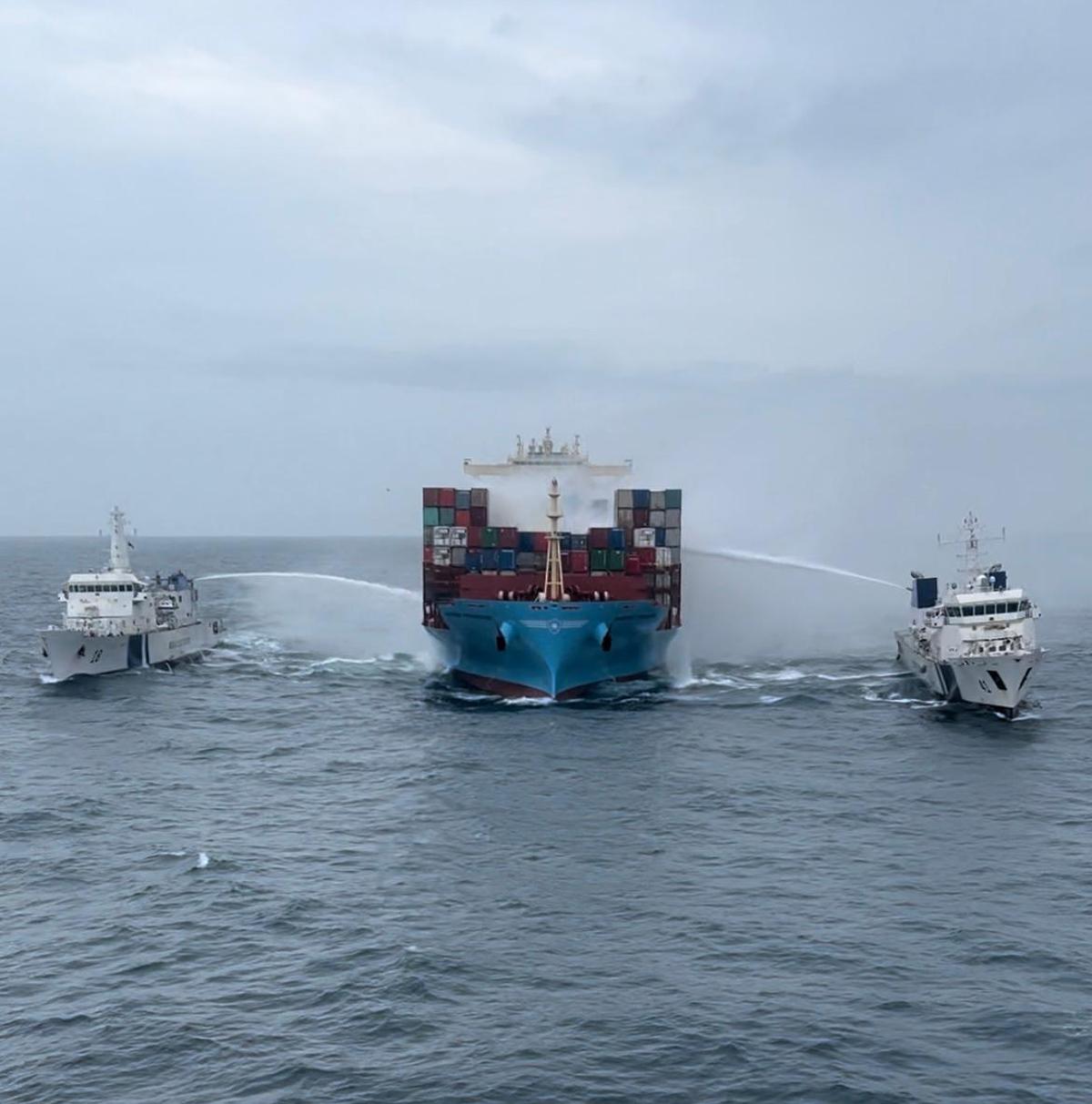 Indian Coast Guard demonstrates daring search and rescue exercises at ...