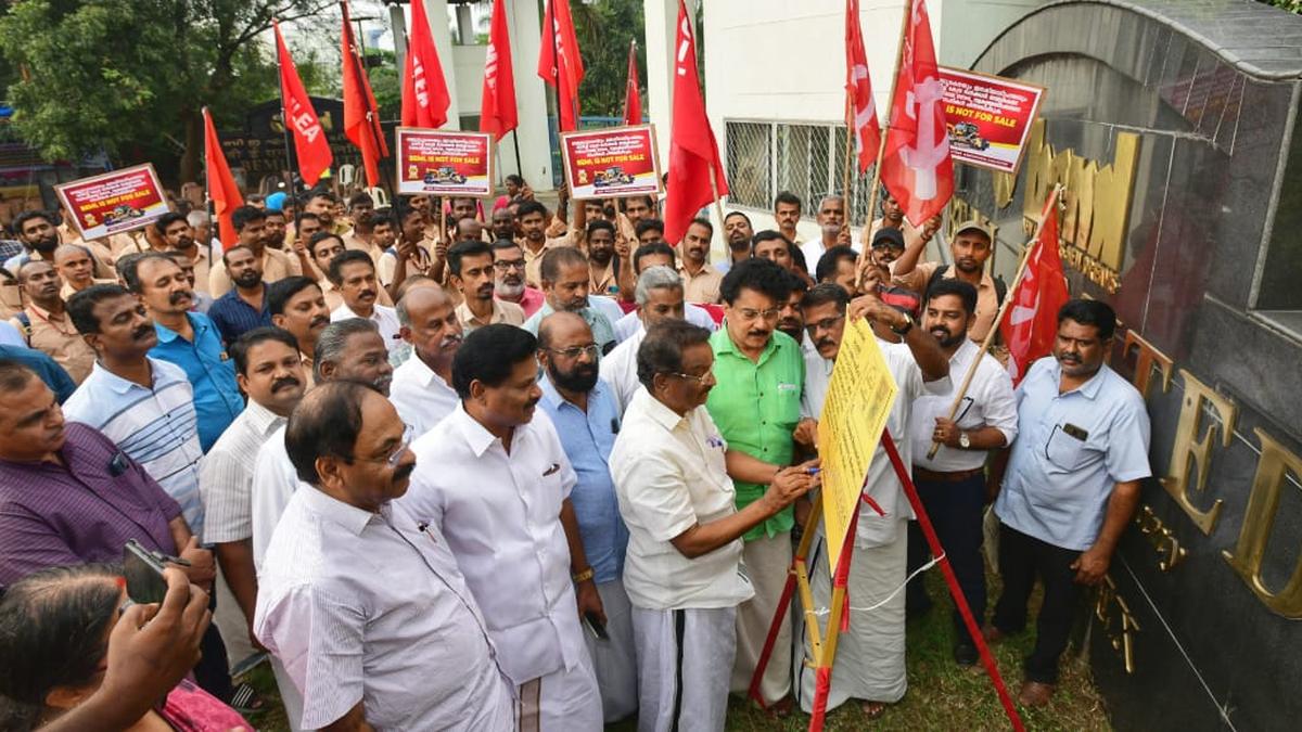 Mass petition to President to save BEML as agitation turns 700 days ...