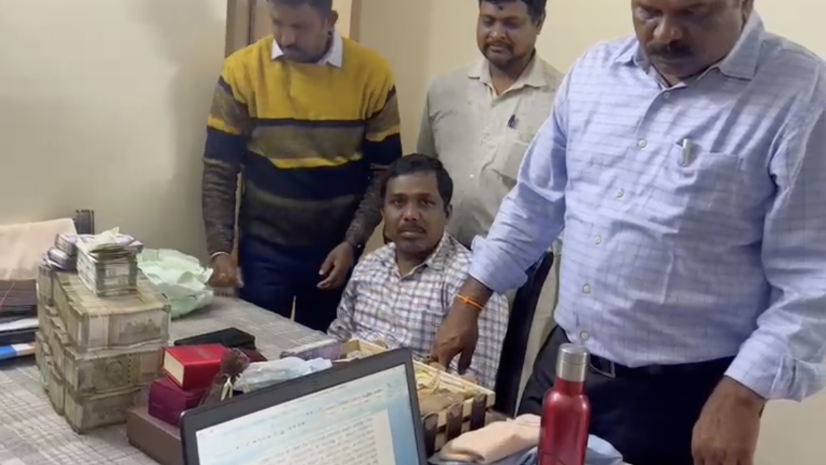 Lokayukta raids K.R. Puram Tahsildar in Bengaluru, seizes unaccounted ...