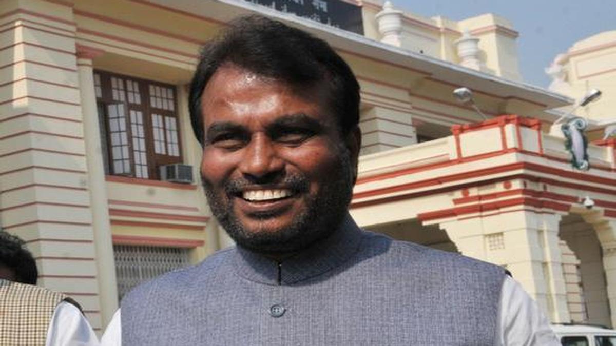 JD(U) expels party’s Dalit face in Bihar pre-poll churn - The Hindu