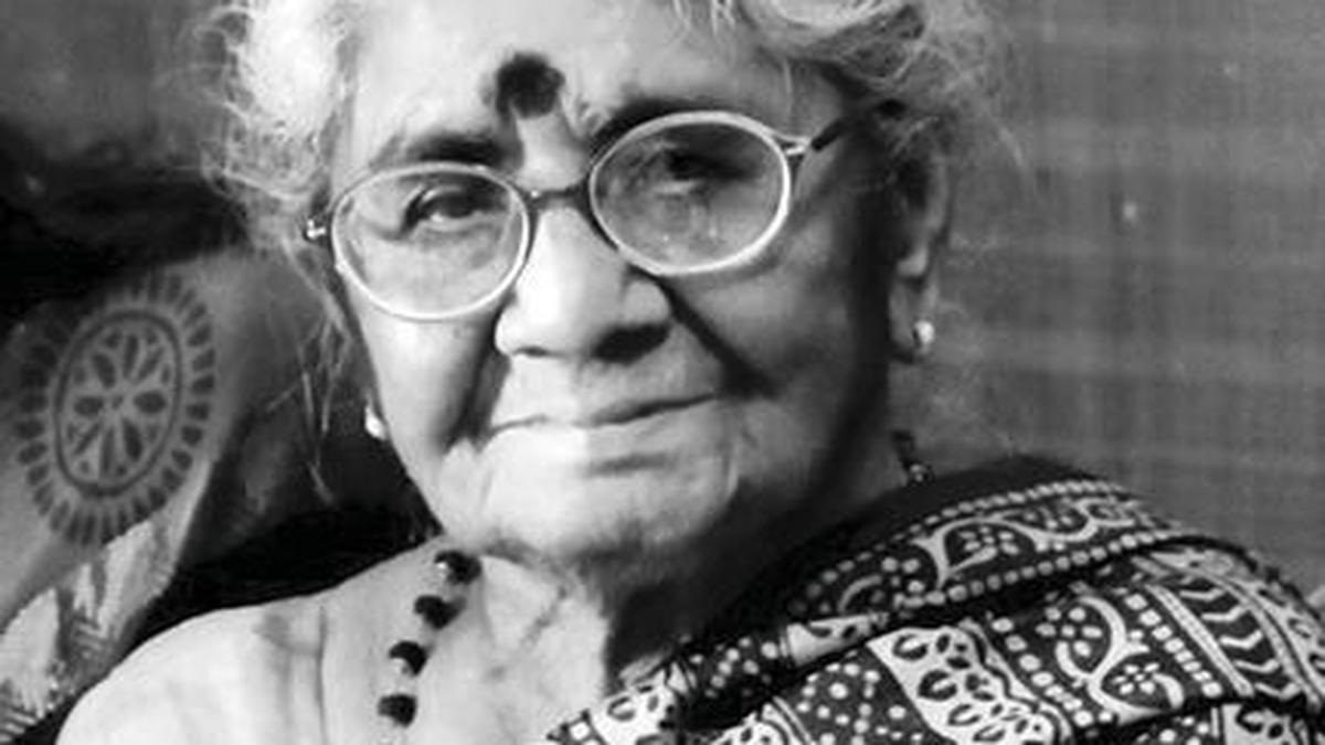 Mannu Bhandari: a soft, self-effacing, yet firm creative voice - The Hindu