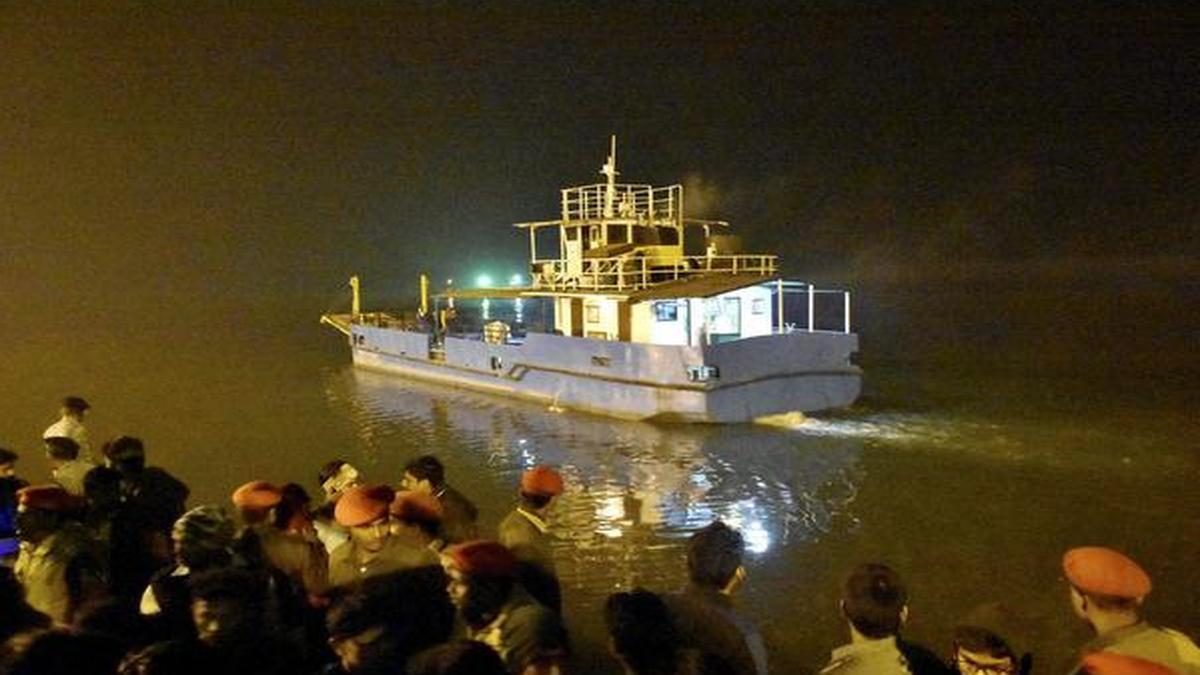 Patna boat capsize toll mounts to 24 - The Hindu