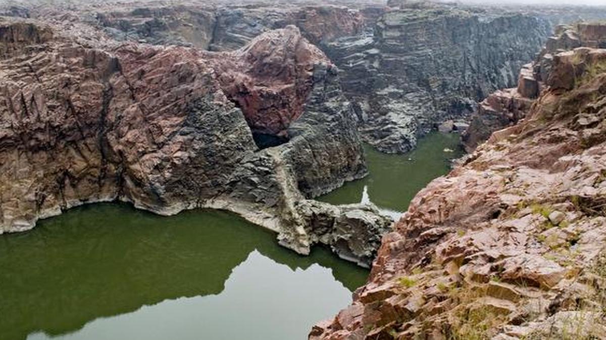 Raneh waterfall awarded Best Holiday Award - The Hindu
