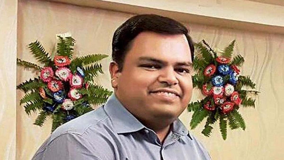 Police analysing suicide note of Buxar District Magistrate Mukesh ...