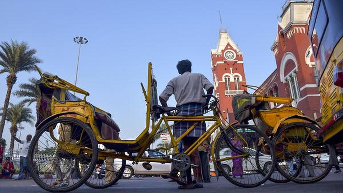 The foot soldiers: our cities' rickshaw pullers - The Hindu