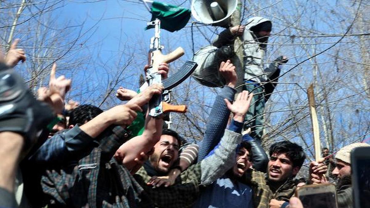 Two militants, four civilians killed in Shopian ‘firing incident’ - The ...