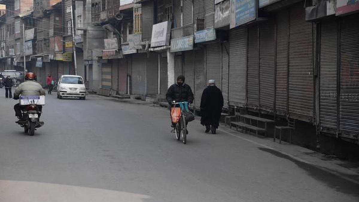 J&K traders highlight growing losses - The Hindu