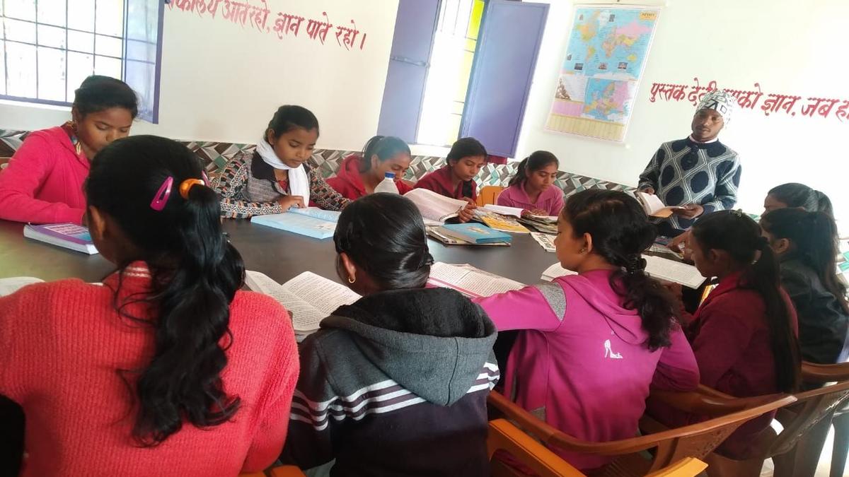 Jamtara turns a new page with public library movement - The Hindu