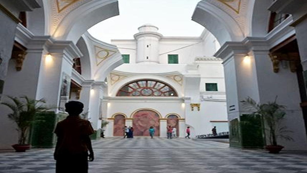 Show that celebrated 200 years of Bengal art to shut down - The Hindu