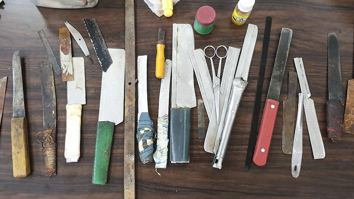 Sale and possession of sharp-edged weapons banned in Srinagar - The Hindu