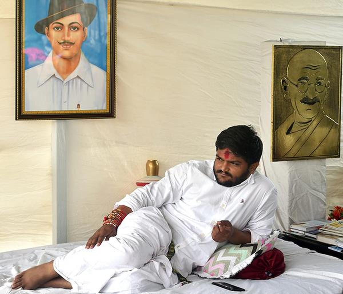 Hardik Patel gets political visitors - The Hindu