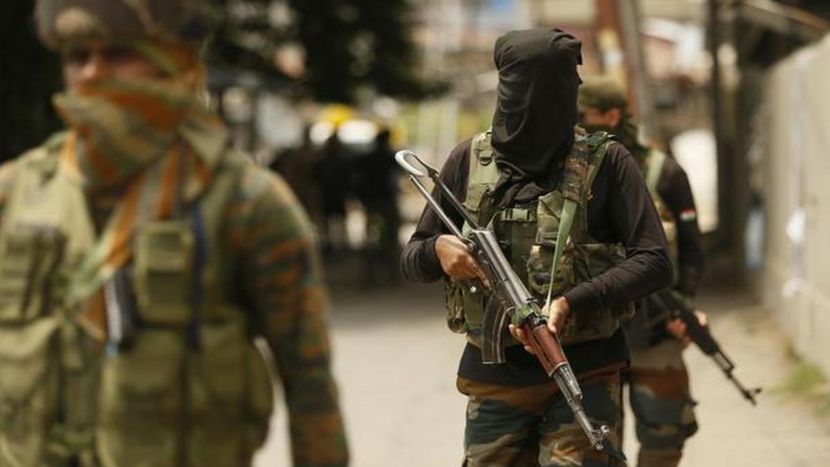 To curb gun-snatching incidents, J&K police to procure weapon safety ...