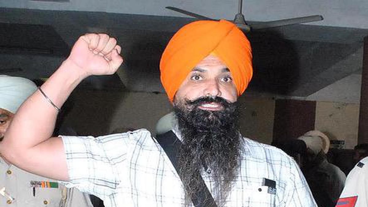 SC backs MHA call to defer Rajoana mercy plea - The Hindu SC backs MHA call to defer Rajoana mercy plea - The Hindu