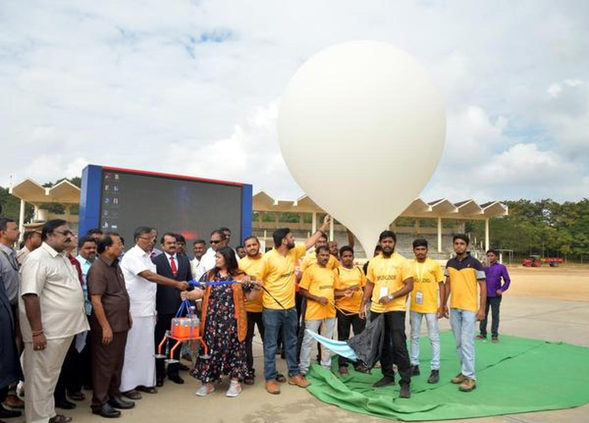 Students launch satellites using helium balloon in Vellore - The Hindu