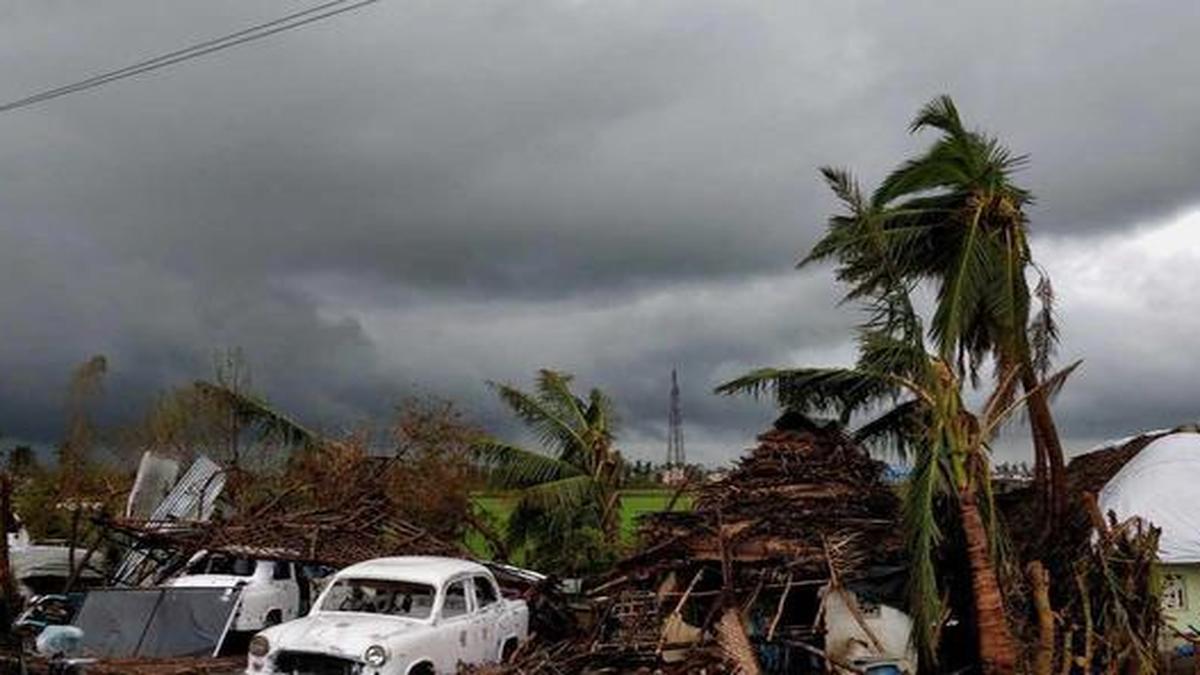 Rain hampers relief in Gaja-hit areas - The Hindu