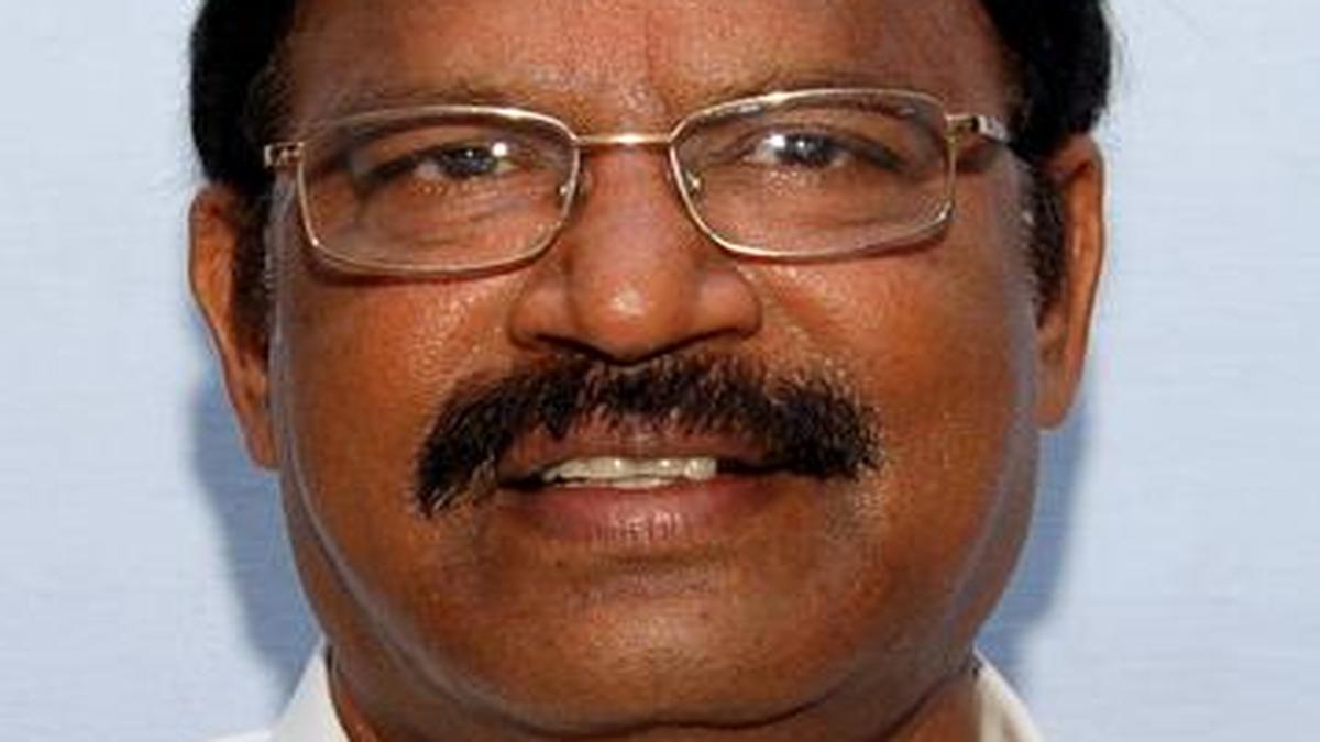 Former DMK MLA meets State BJP president - The Hindu