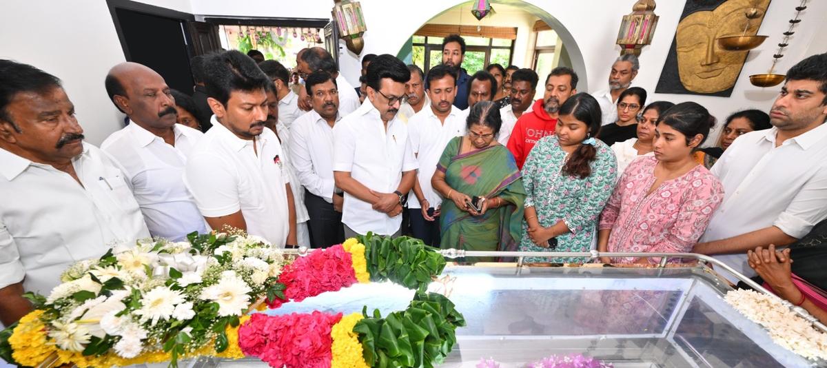 Beela Venkatesan, senior IAS officer and T.N. Energy Secretary, passes ...