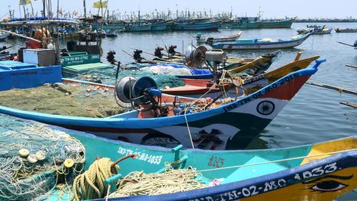 Mechanised boat owners seek revival package - The Hindu