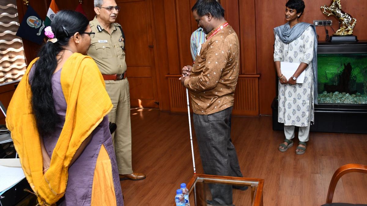 Anti-Bank Fraud Wing arrests Delhi-based gang - The Hindu