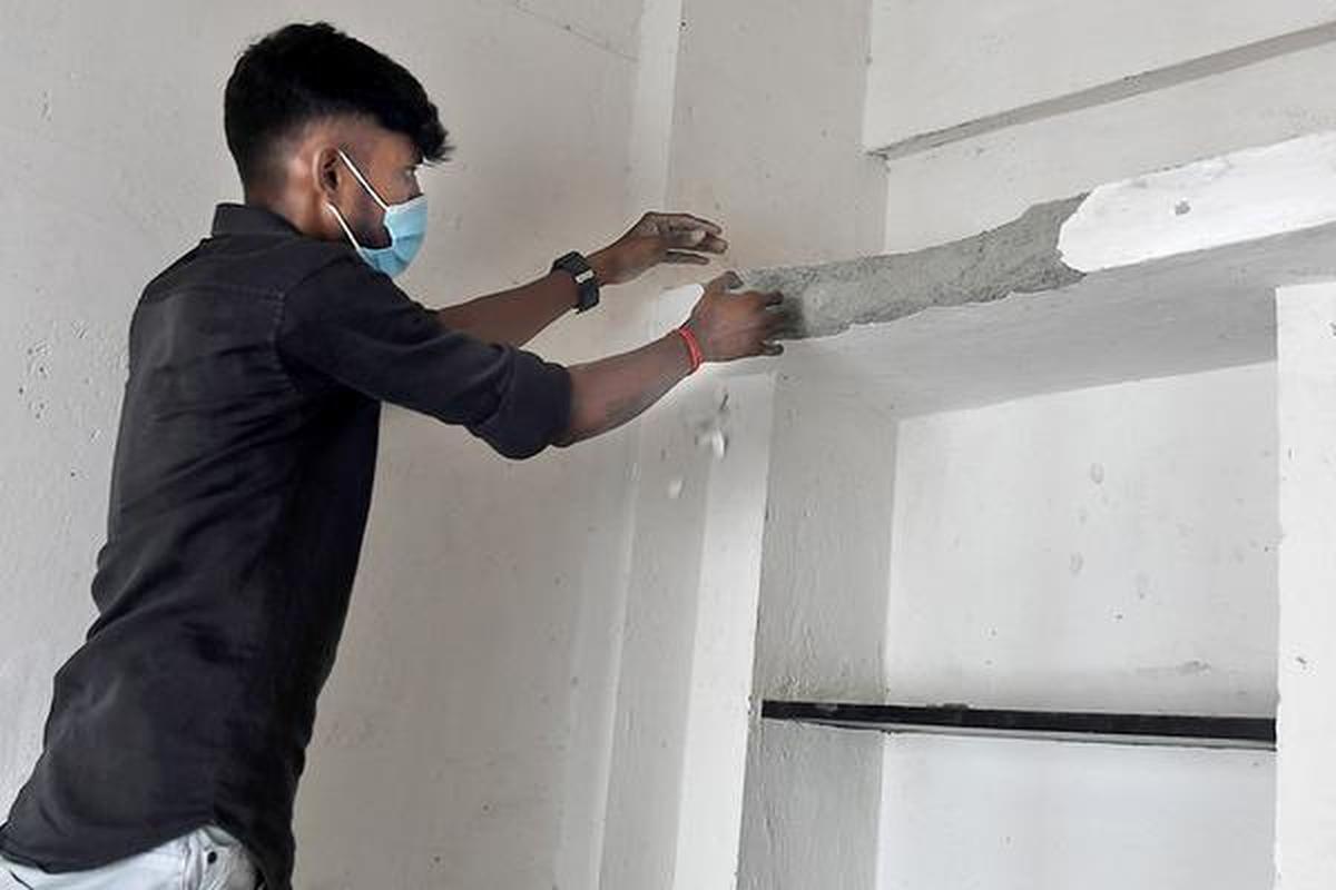 Defects in plastering work at K.P. Park tenements: report - The Hindu