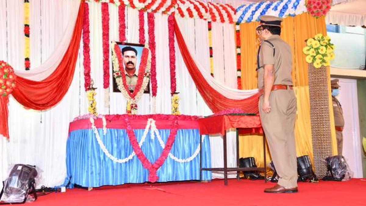DGP, Chennai police chief pay tributes to constable who died of COVID ...