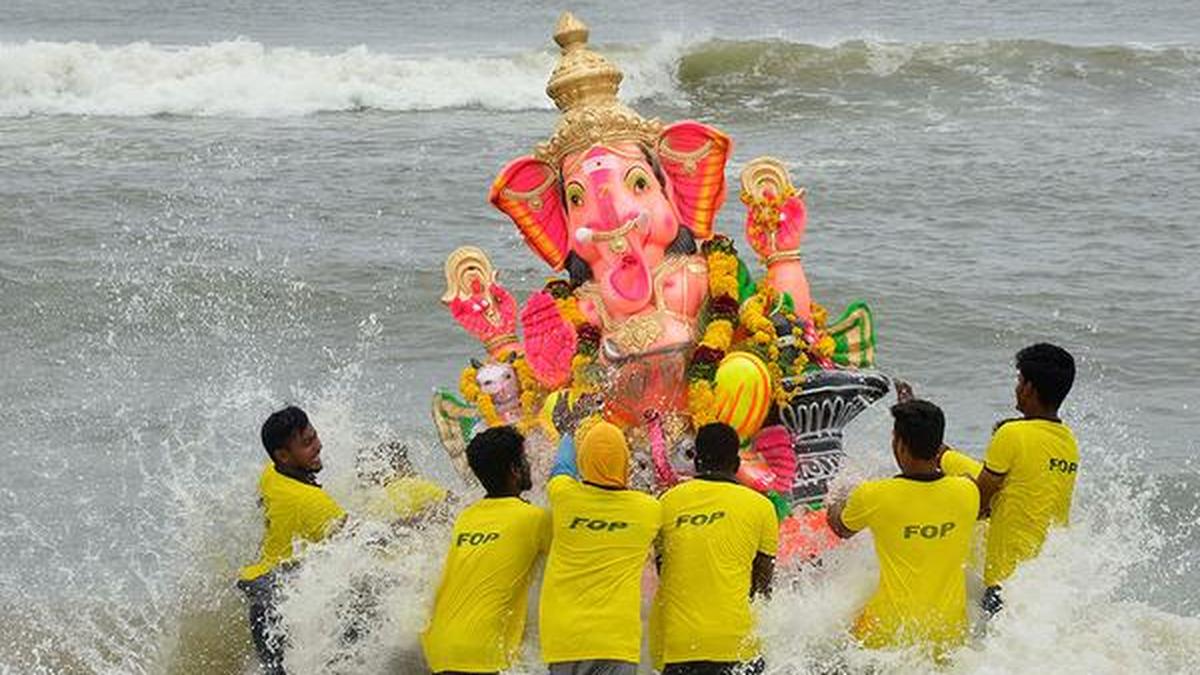 More than 1,200 Vinayaka idols immersed across Cuddalore - The Hindu